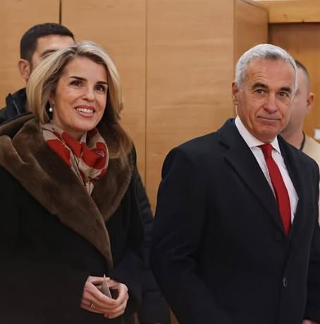 Călin Georgescu împreună cu soția sa, un mesaj important pentru toți ...